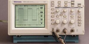 Essential Guide To Oscilloscopes For Beginners - Life Beyond Code